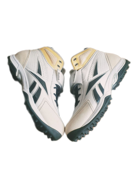 Продаю новые оригинальные кроссовки Reebok Все вопросы по телефону