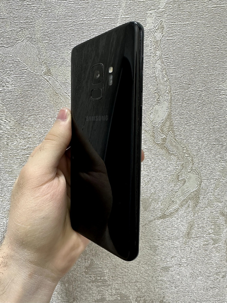 Продаю телефон Samsung galaxy s 9 euro Вариант в идеальном состоянии!