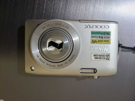 Nicon Coolpix S-3300 цифровой фотоаппарати сотилади.