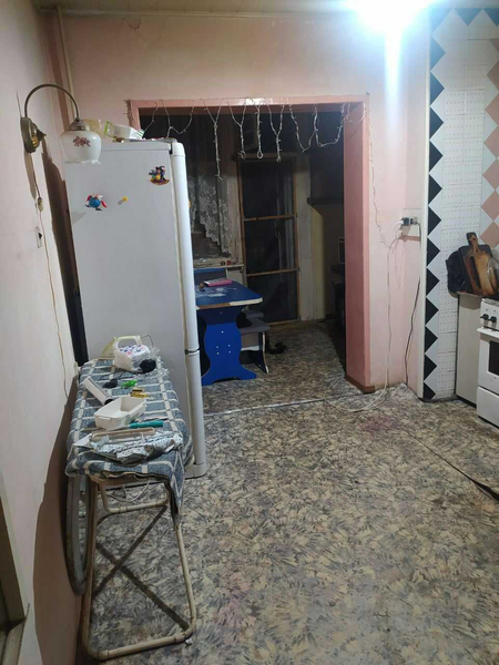 Четырёх комнатная квартира с тапчаном и огородом