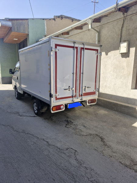 Продаётся хундай портер бензинда