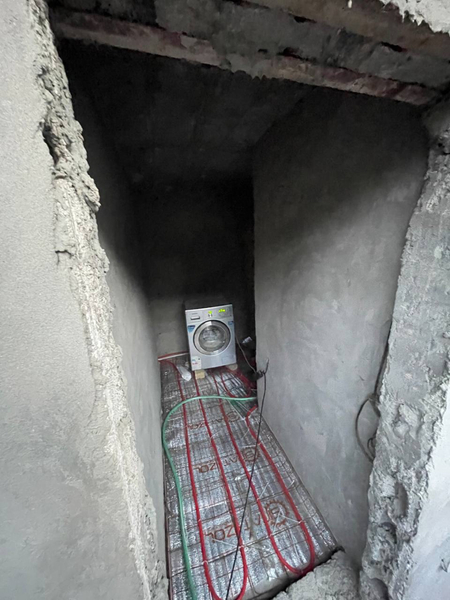 2,3 sotix uy sotiladi
