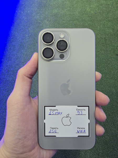 Продам Iphone 15 pro max 256gb