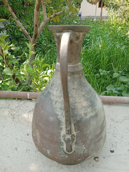 Mis ko'za sotiladi