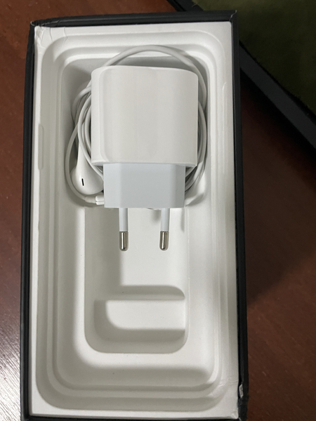 Iphone Zaryadka galovka 20w adapter Orginal yangi holatda