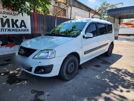 Lada largus 2018