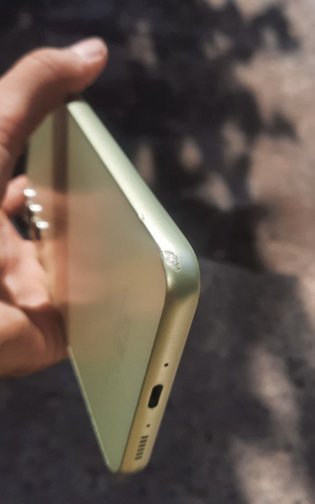 Samsung A34 5G 8/256 gb srochno sotiladi shishasi singan