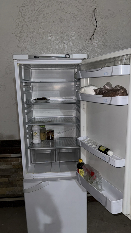 Продам холодилник б/у INDESIT