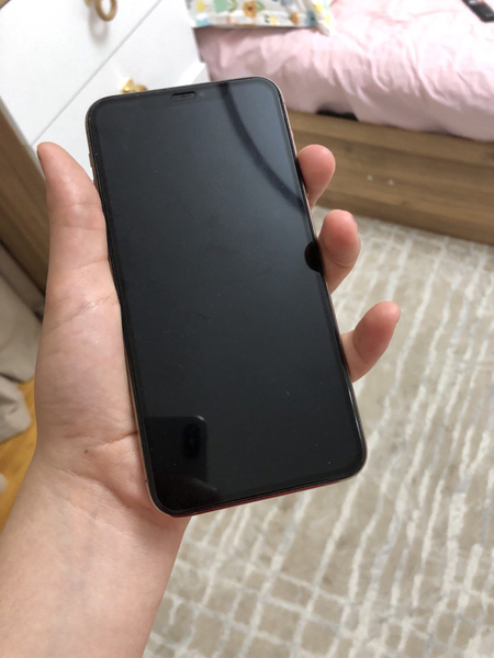 Iphone 11 pro max sotiladi