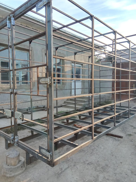 Gazel bort sotiladi 80 % tayyor 5,20. 2,30 2,05.  Azgina kelishiladi.