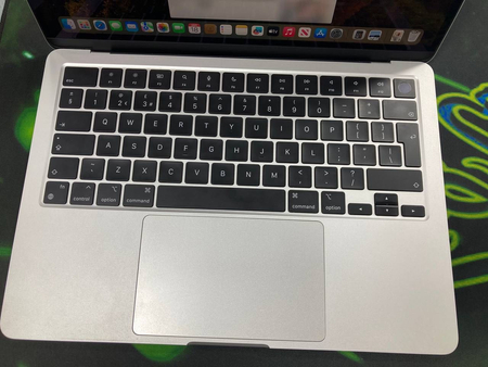 MacBook Air M2 2022