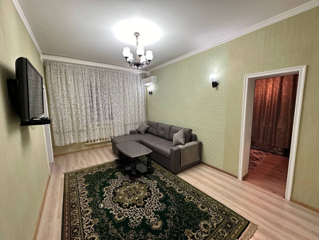 Сдается в аренду 1 переделанная в 2 комнатную со всеми удобствами.