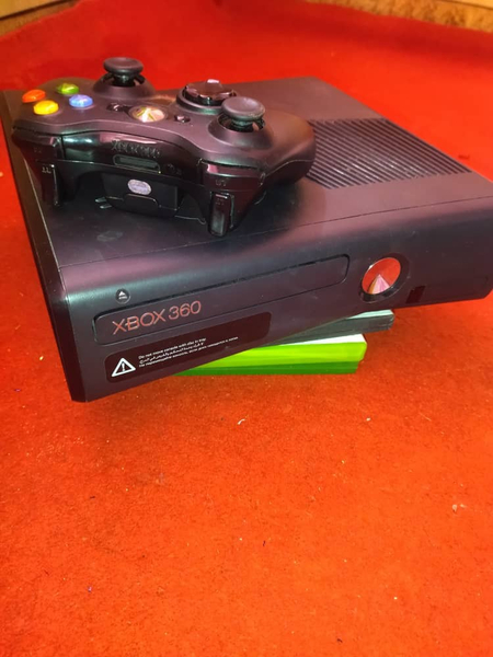 Игравший приставки  xbox-360
