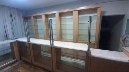 Mebel vetrina sotiladi. Продантся ветрина