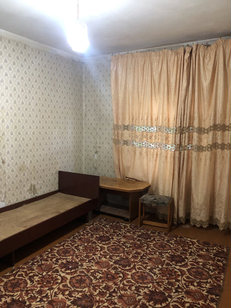 Сдается. 3 ком 1 этаж куйлюк 4.   330