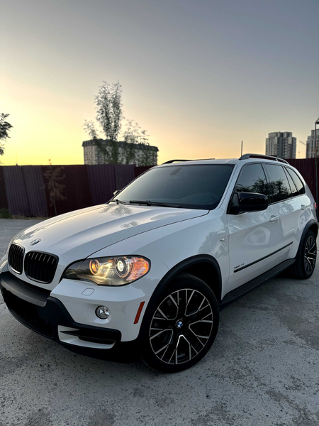 Срочно Продаётся BMW X5 48i Xdrive в идеальном состоянии