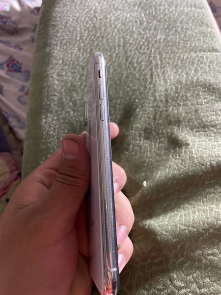 iPhone X 64xotira  yomkos 80 face ishlaydi