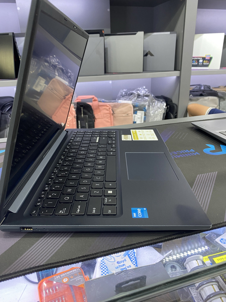 Asus Vivabook i3