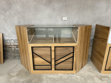 Mebel dlya vitrina telefonov