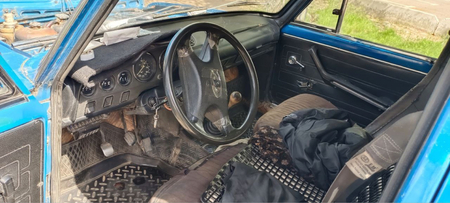 Vaz 2102 sotiladi