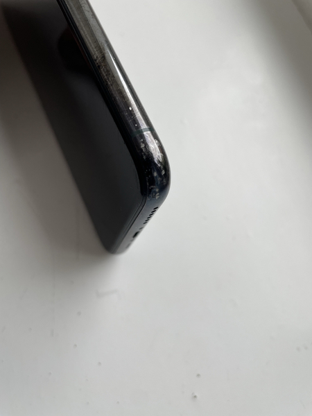 Iphone 11 pro 64. 86%