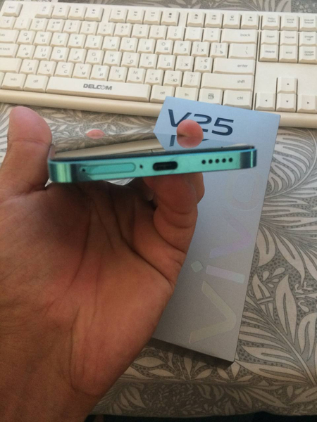 Vivo V25.  5.500.000 sum