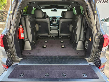 Мощный LEXUS LX570 c прозрачной историей