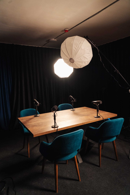 Podkast yozish studiyasi va kontent yaratish