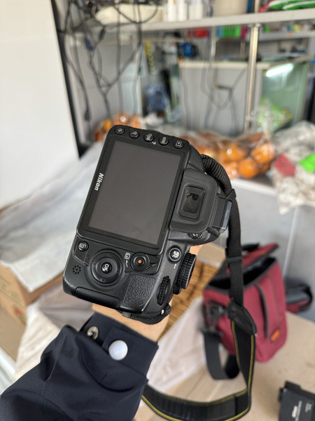 Nikon D3100 juda yaxshi holatda