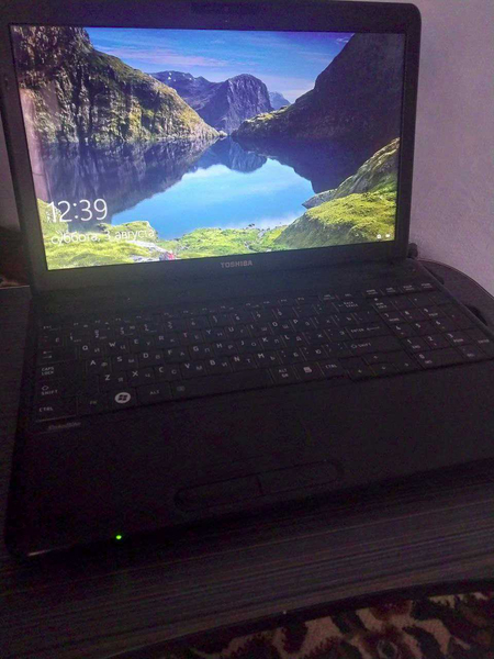 Noutbuk va noutbuk sumkasi sotiladi