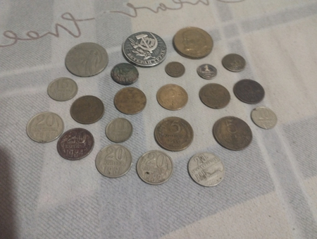 Продаю монеты разные