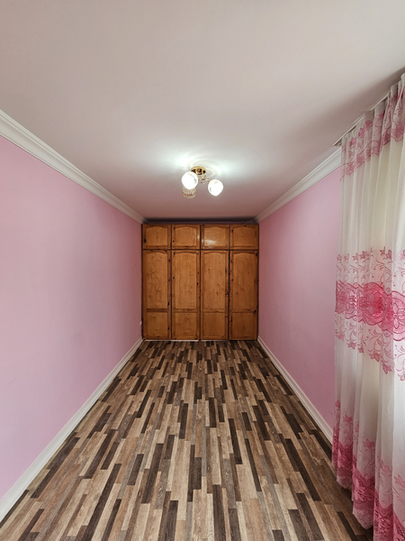 Срочно. Продаётся 2-х комнатная квартира.