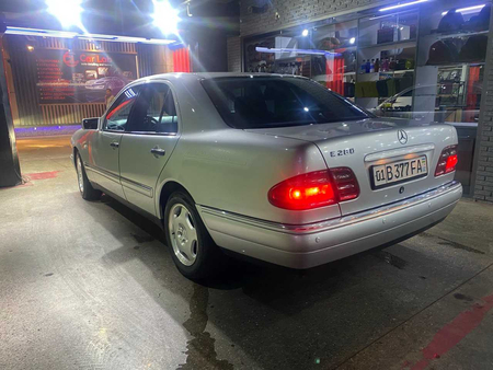 Mercedes Benz Avangarde