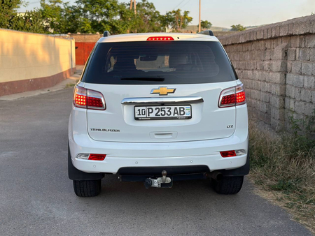 Chevrolet trailblazer 202года