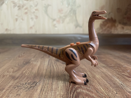 Продаётся динозавр, игрушка (лего)