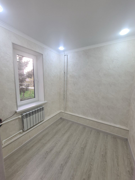 2/4 бал.Кирпич_2в3/2/4 Метро М.Улугбек Продается Евро квартира