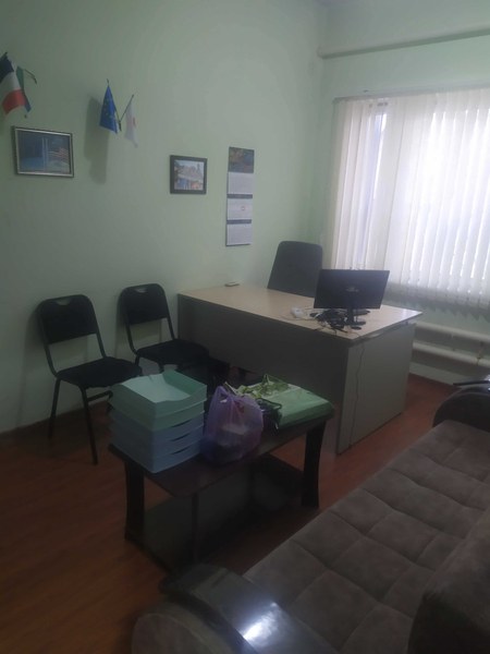 Сдается офис на Дархане 18 кв. 200 у.е. от собственника.