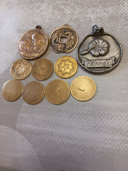 Продам монеты разные