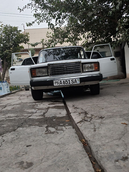 Vaz2107 sotiladi surochna