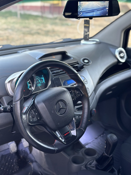spark sotiladi 2015 yil 52000 km yurgan