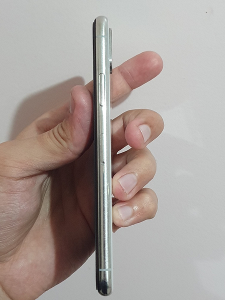iPhone X LLA   64gb hotira