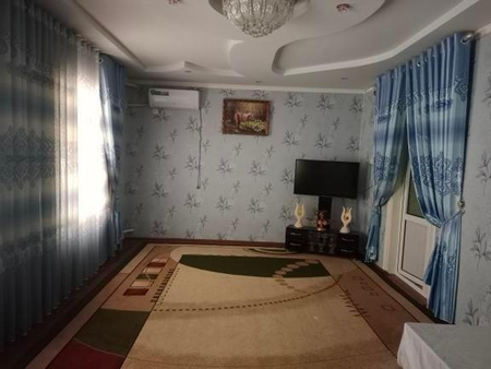 Ховли ижарага берилади. 3 хона хамма шароит бор.