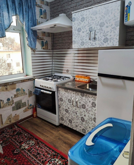 Сдаётся в аренду 2х комнатная квартира на 4 этаже в 4х этажном доме.
