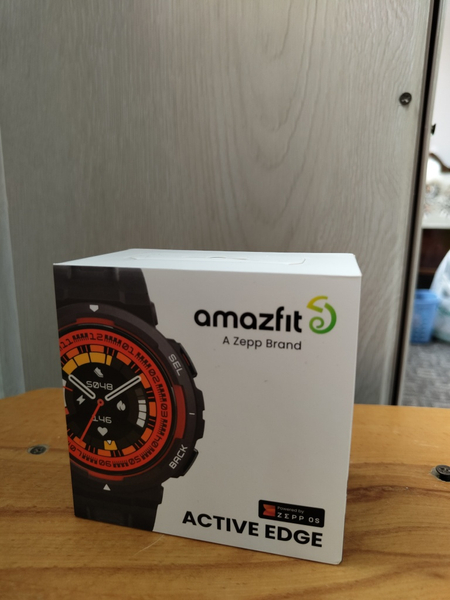 Продаю умные часы Amazfit active edge.