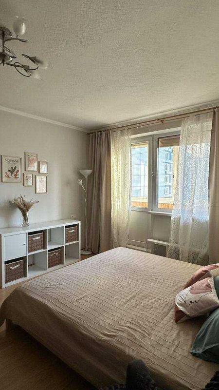 Алайский• 3-комн • 80 м² • этаж 1/4 • [ЖА:002]