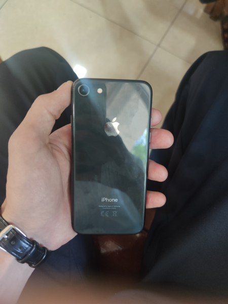 iPhone 8 64 Гб холати яхши усиленный аккумулятор срочно сотилади
