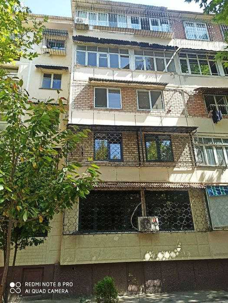 Продается 3 комнатная квартира 4 этаж срочно