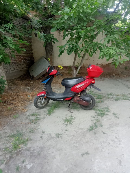 Продам скутер Соник в отличном состоянии.