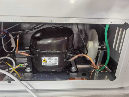 Ларь-морозильник Aiwa 918литров объем новый с гарантией 1 год.