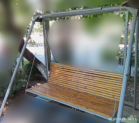 Скамейка качели на подшипниках. Разборная. Спинка опускается.